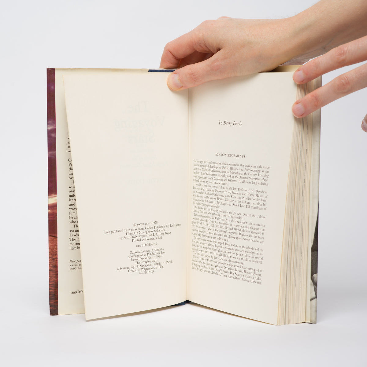 The Voyaging Stars: Secrets of the Pacific Island Navigators - Lewis ...